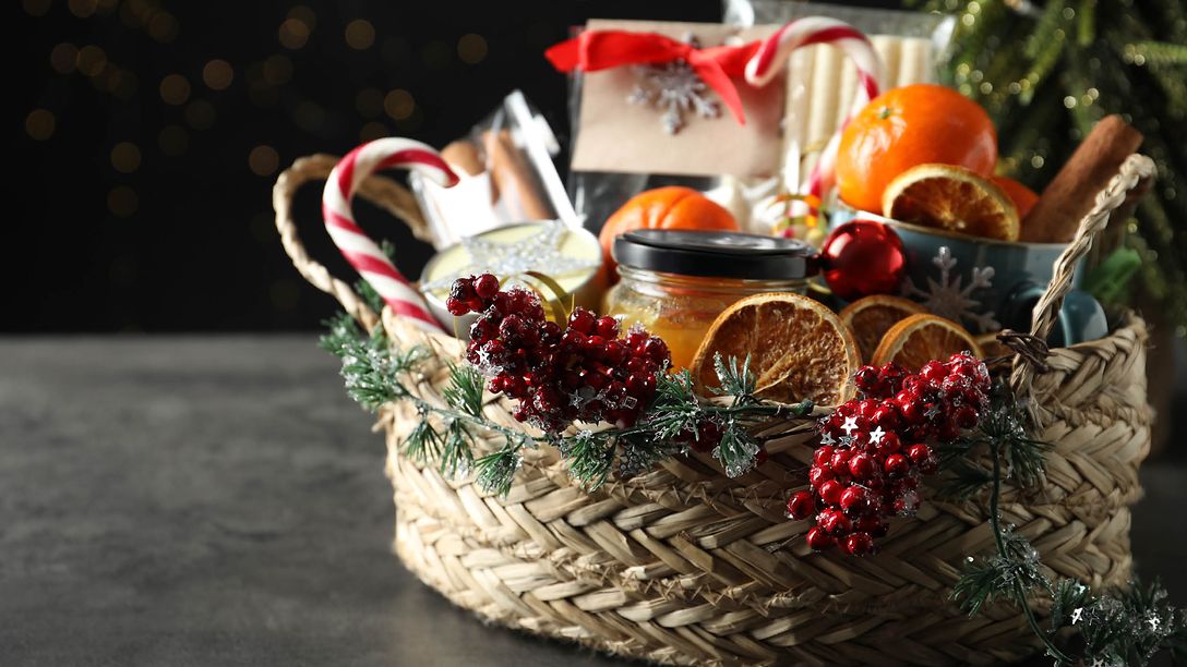 How to build a luxury festive hamper | LGT