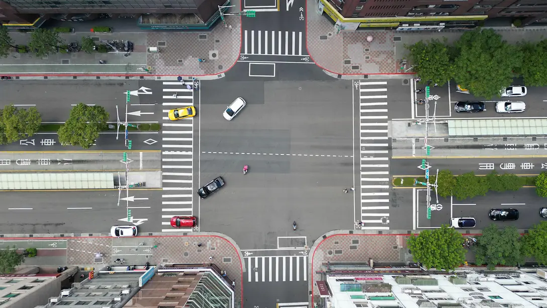 Divergent paths: central banks' growing divide | LGT